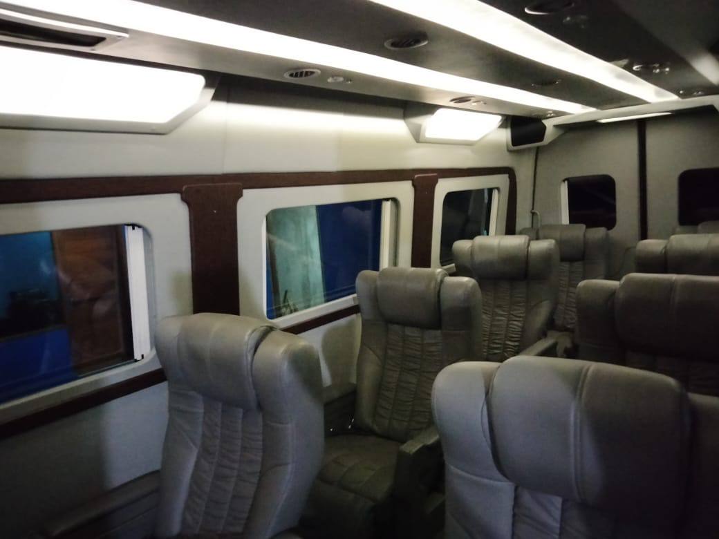 Sewa Mercy Sprinter Luxury Jakarta Terbaik 2021 - Yoshi Trans Holiday